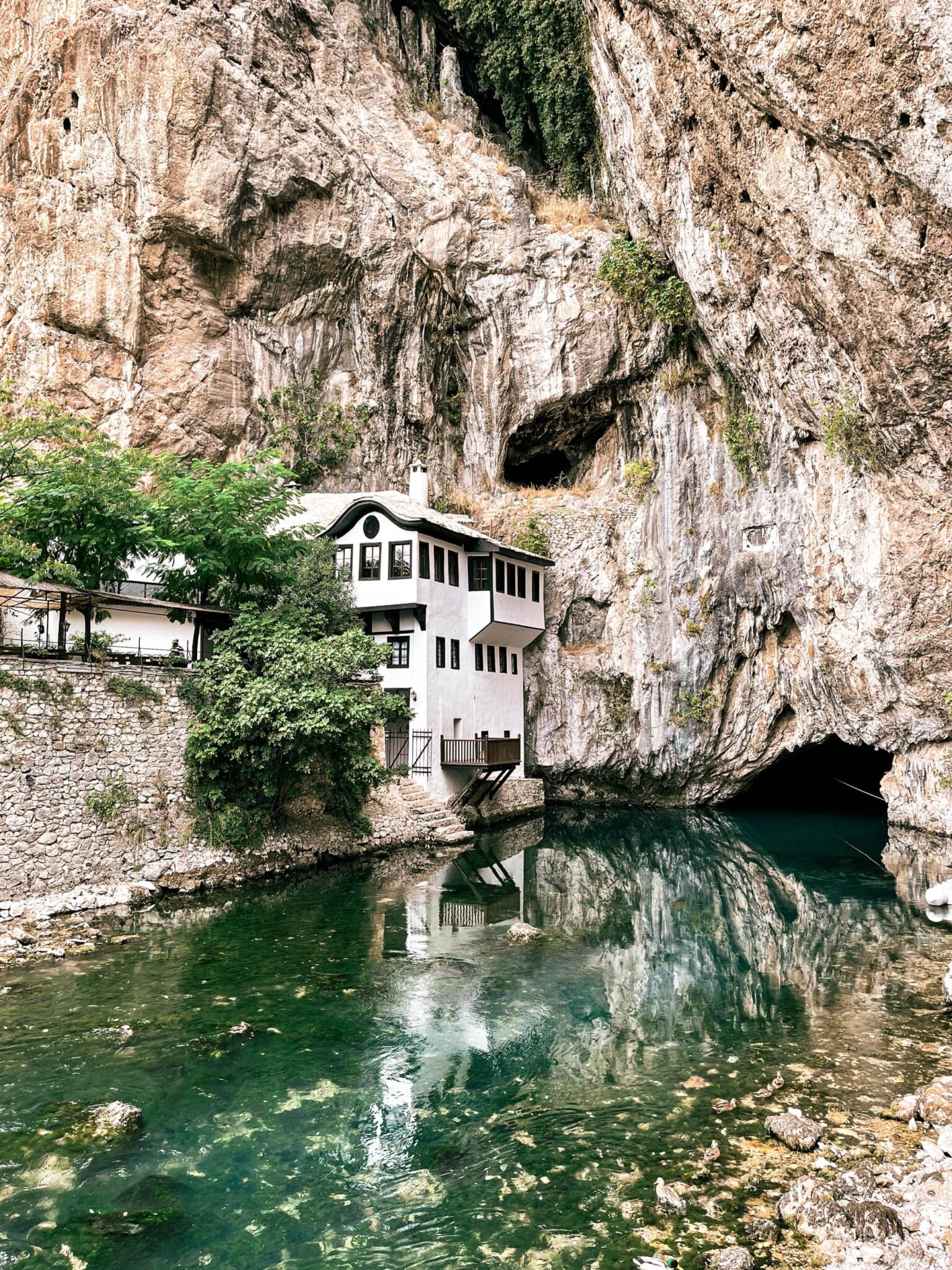 Vrelo Bune i Tekija Blagaj: Najpoznatije hercegovačko izletište skriva ...