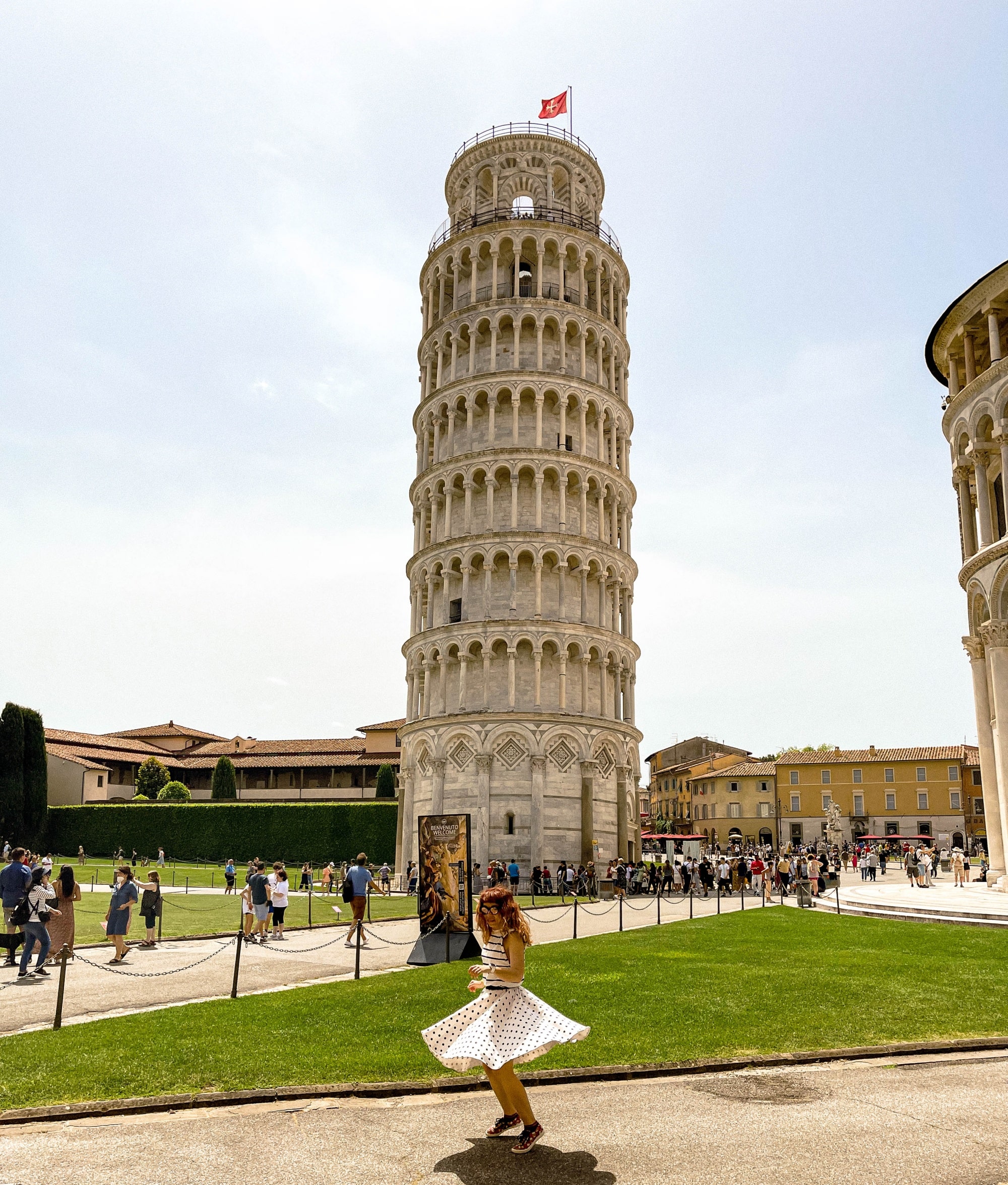 Pisa: Razlozi zašto posjetiti ovaj grad. Fotka na kojoj pridržavaš Kosi ...