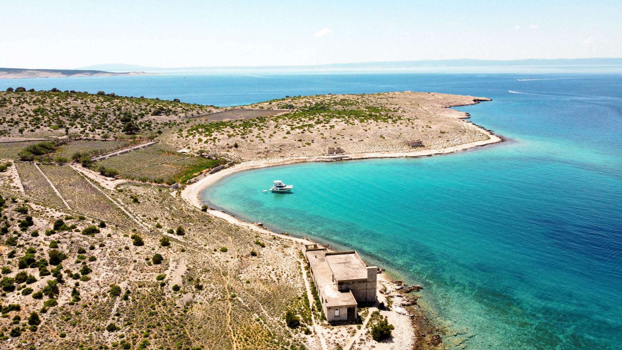 Otok Sveti Grgur: Možda danas oduševljava svojim uvalama, no skriva ...