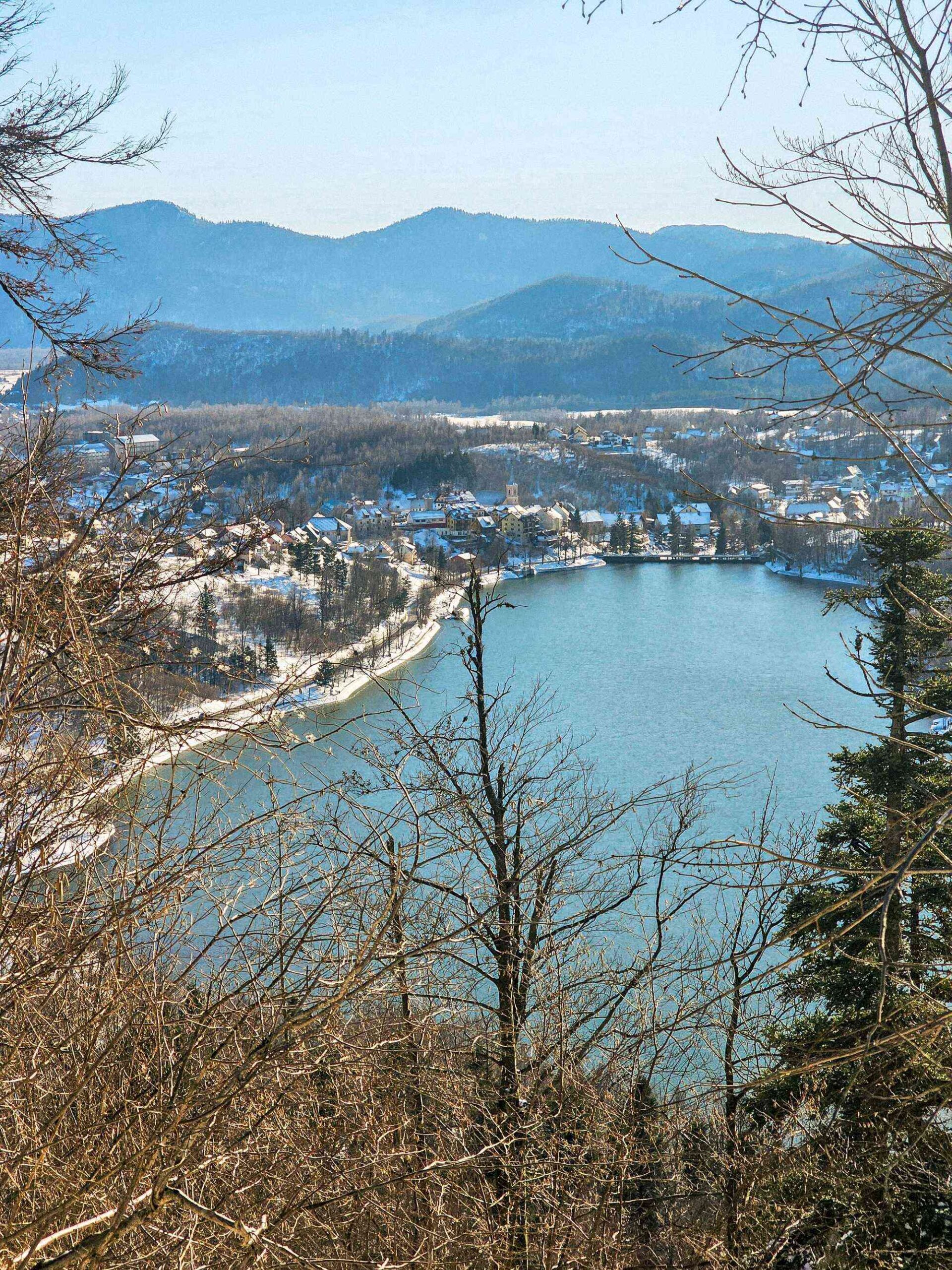 Jezero Bajer i Preradovićev vrh: kružna staza s najljepšim pogledom na ...